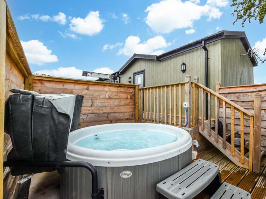 Silverwood Resort, hot tub lodges for rent in Scotland