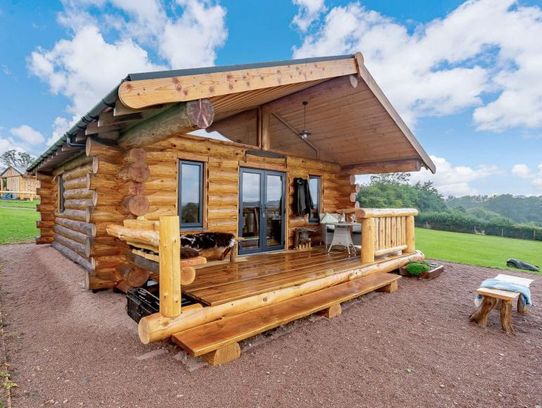 Luxury Log Cabins with hot tubs for rent in Herefordshire. No pets.
