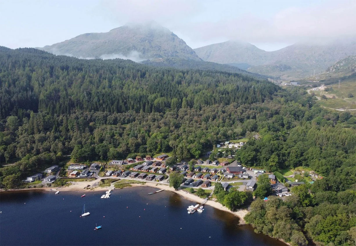 Loch Lomond Holiday Park in Inveruglas lodges for rental with hot tubs