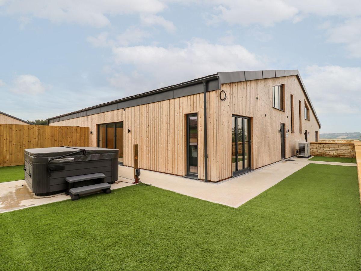 Bears Court at Church Farm. Barn conversions to rent in the Cotswolds