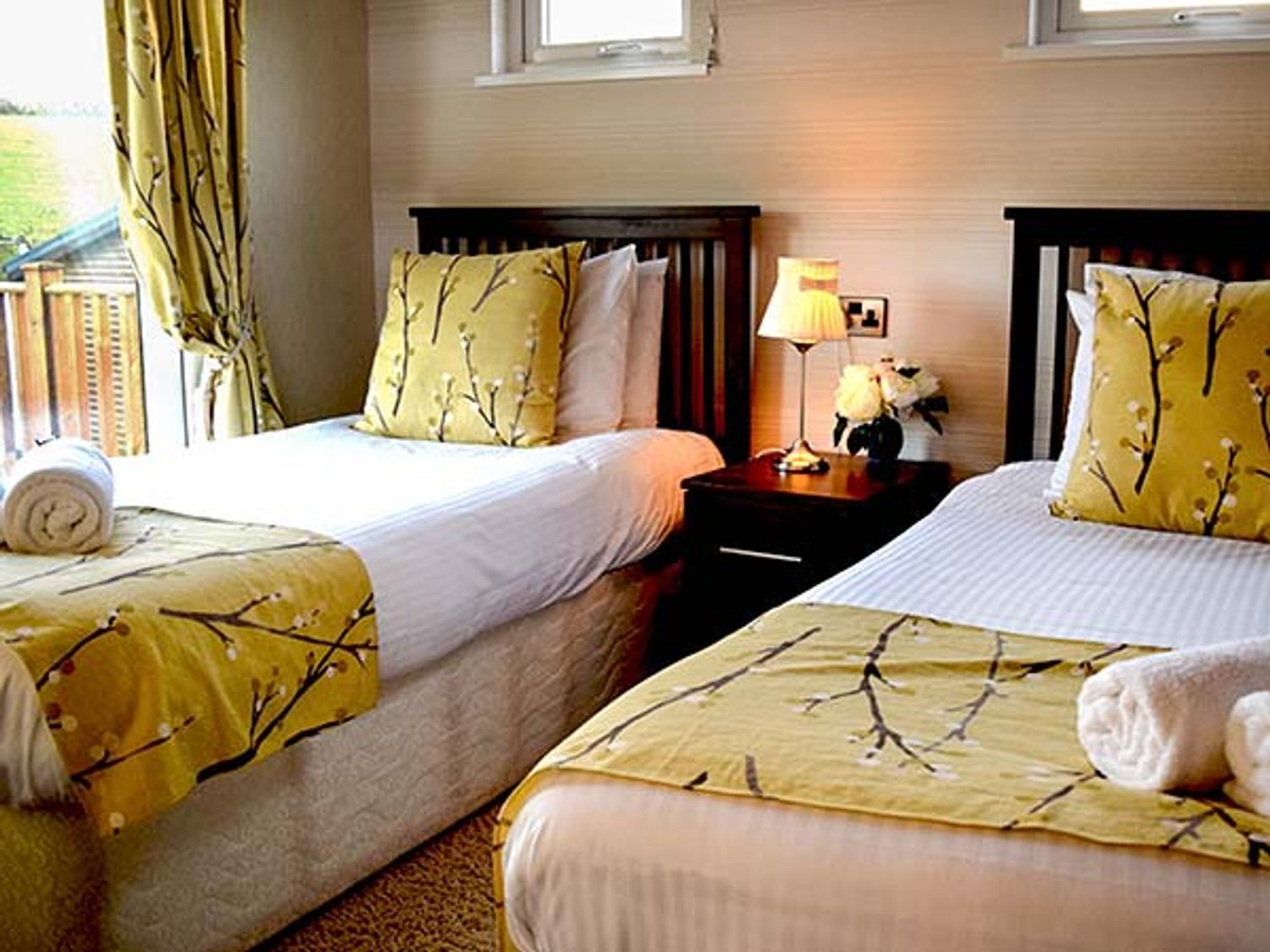 Bossiney Bay in Tintagel, North Cornwall, hot tubs and pet friendly