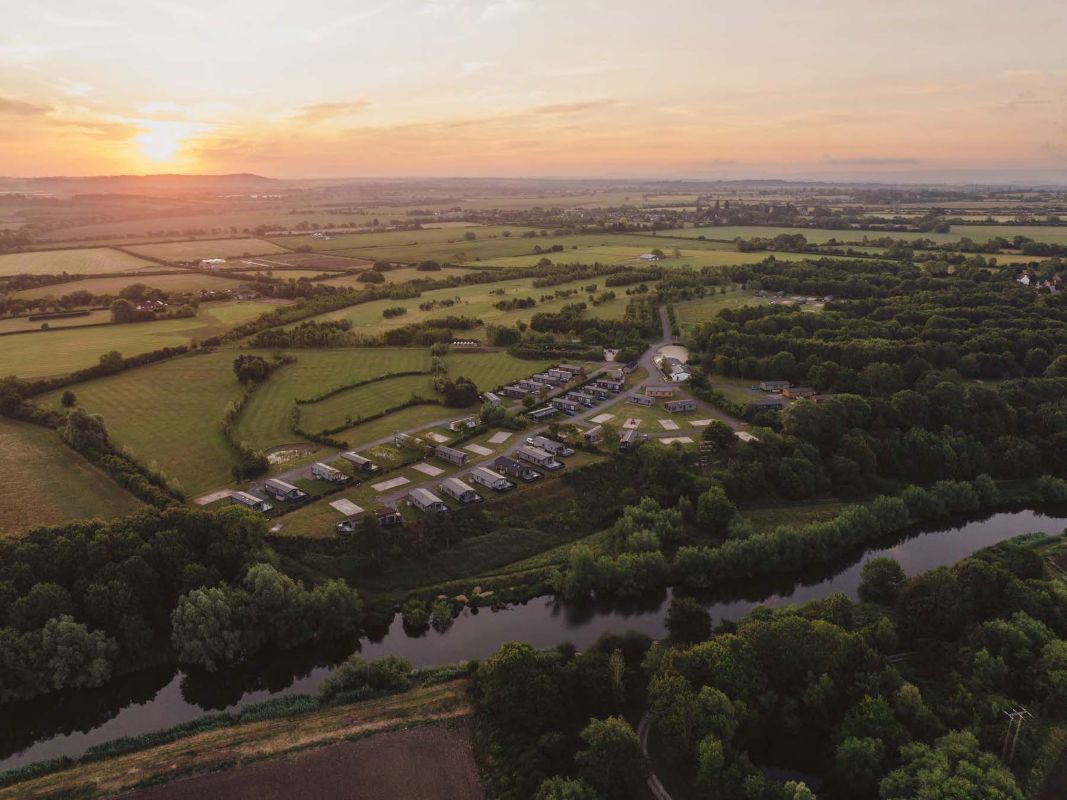 Bredon View Holiday Park. Hot tub lodges in Worcestershire