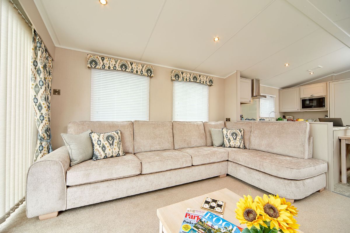 Carnaby Lakehouse Lodge - Bredon View Holiday Park Estate
