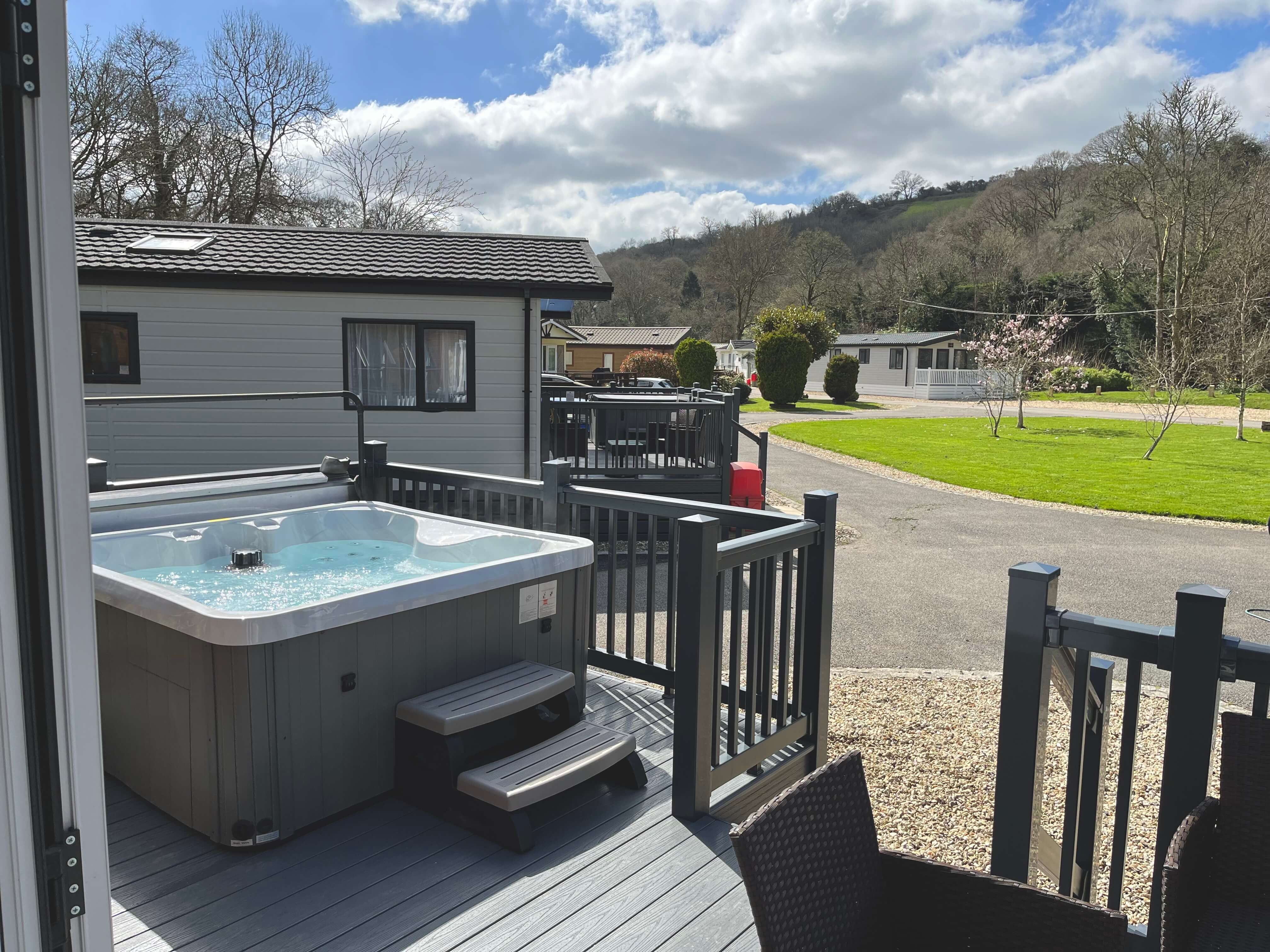 Willow Lodge - Notter Bridge Holiday Park