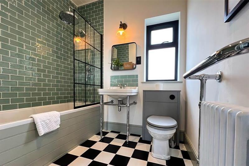 The Barn 4 Bed Rooftop Lodge - Retallack Resort