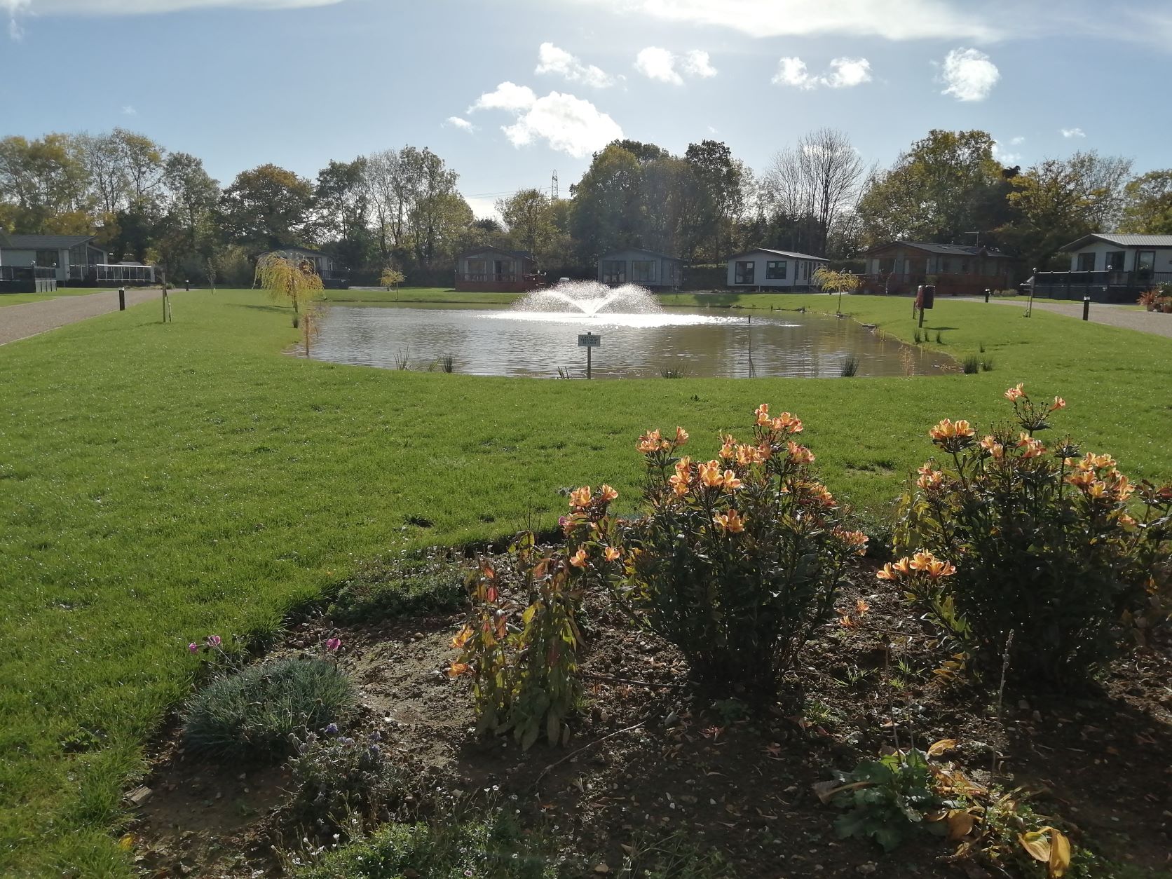 Yaxham Waters. Fishing lodges for sale and rent in Norfolk